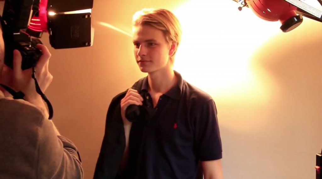 Selfie addict helps others cope with tech overdose - Uncategorized ...