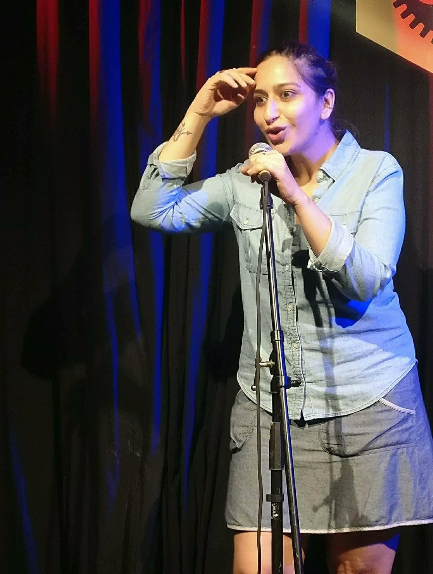 Roma Rajpal Weiß - Women talk online - DW.COM